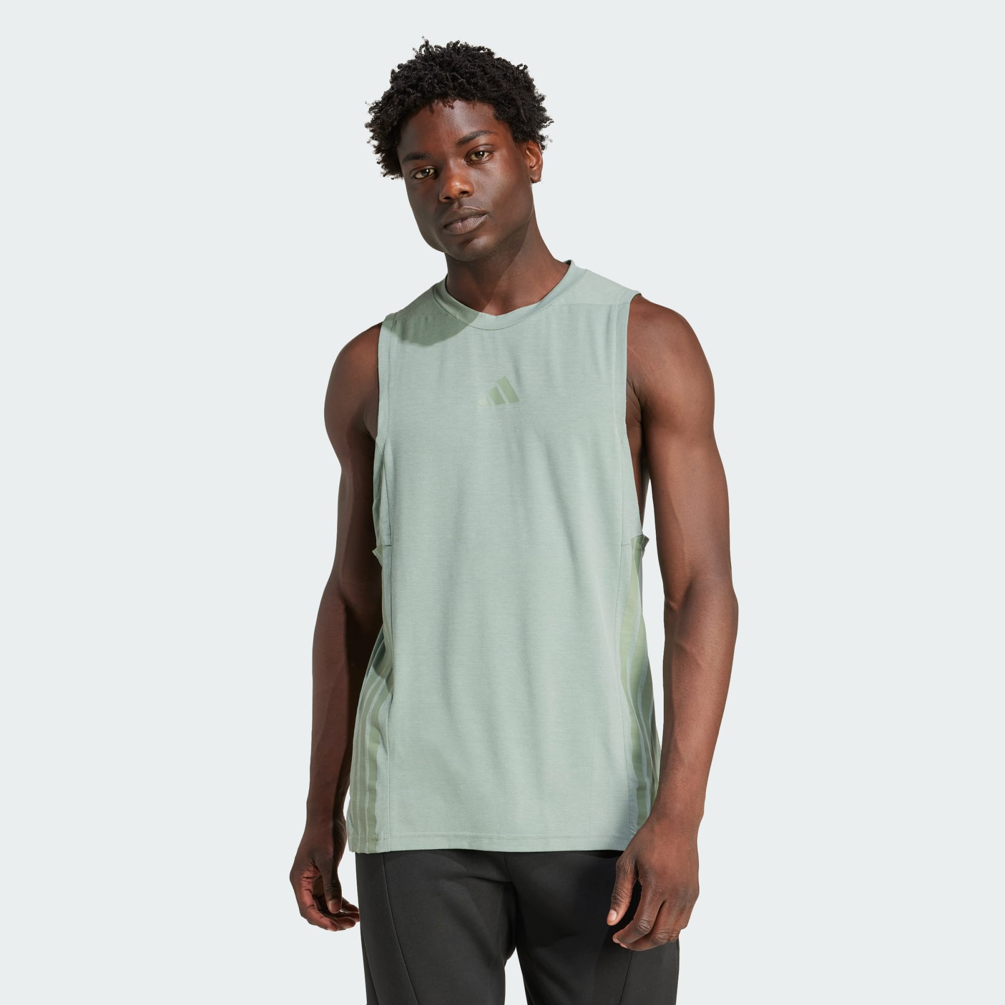 Regata Designed-for-Training Três Listras - Verde adidas | adidas Brasil