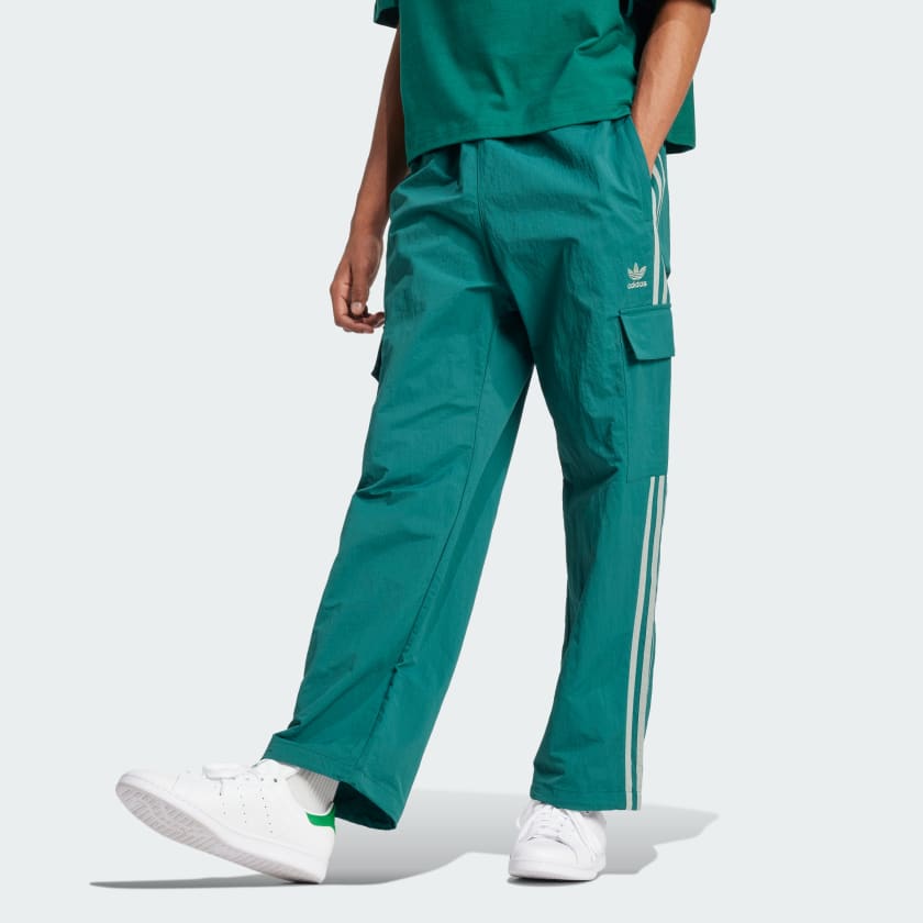 Calça Cargo Adicolor Classics 3-Stripes - Verde adidas | adidas Brasil