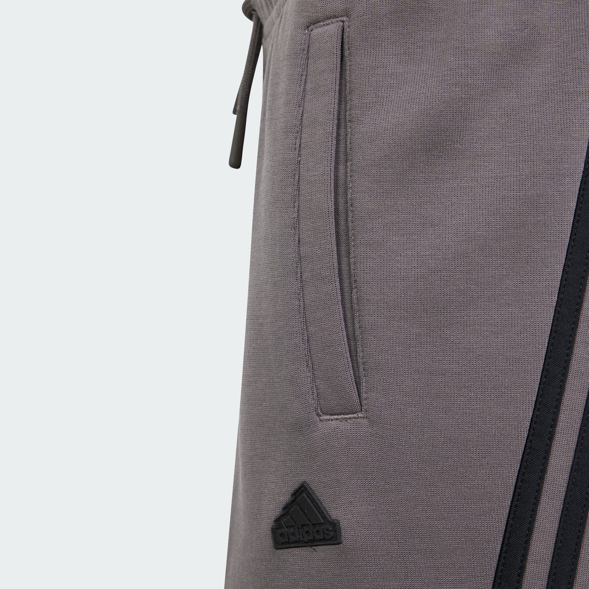 Adidas מכנסי Future Icons 3 Stripes בגובה הקרסוליים חום Adidas Il