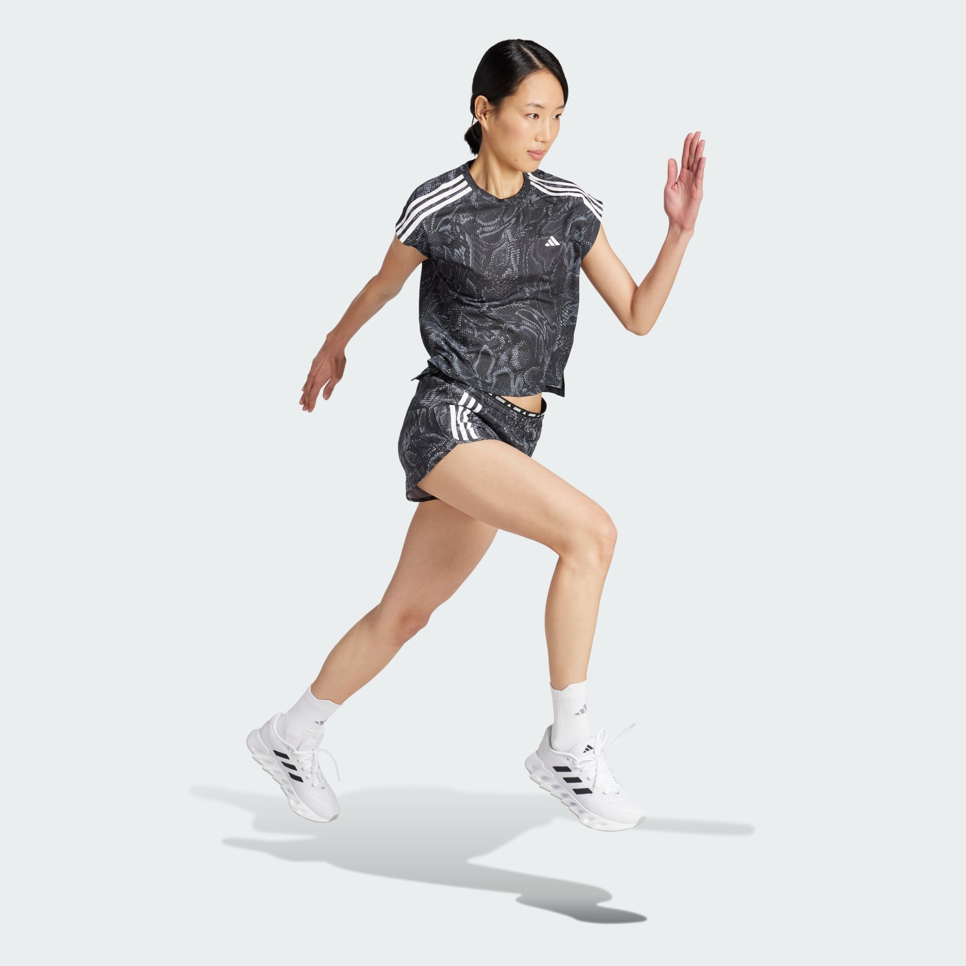 adidas חולצת טי-שירט AEROREADY - שחור | adidas IL