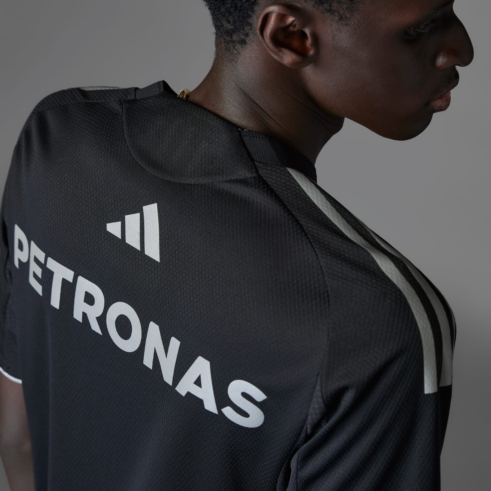 MERCEDES - AMG PETRONAS FORMULA ONE TEAM MECHANICS JERSEY - Black ...