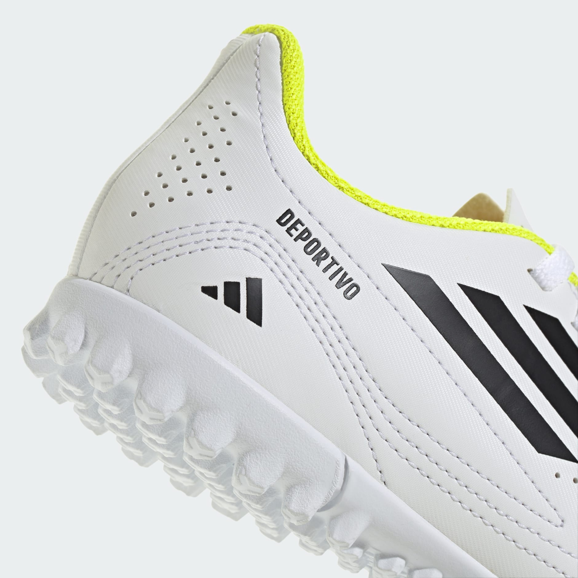 Guayos Deportivo III Pasto Sintético Niños