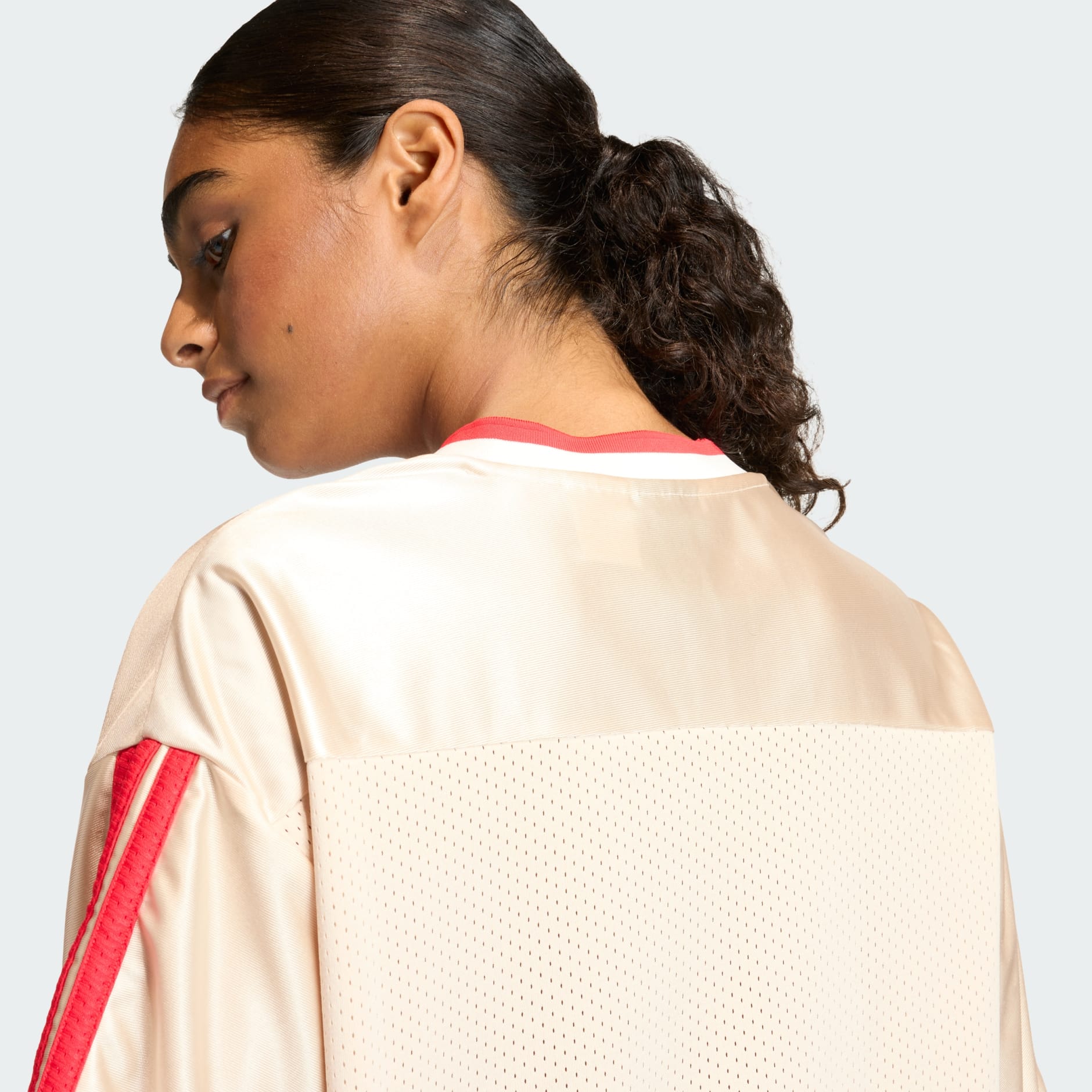 ملابس - تيشيرت STADIUM MESH - بيج | أديداس عُمان