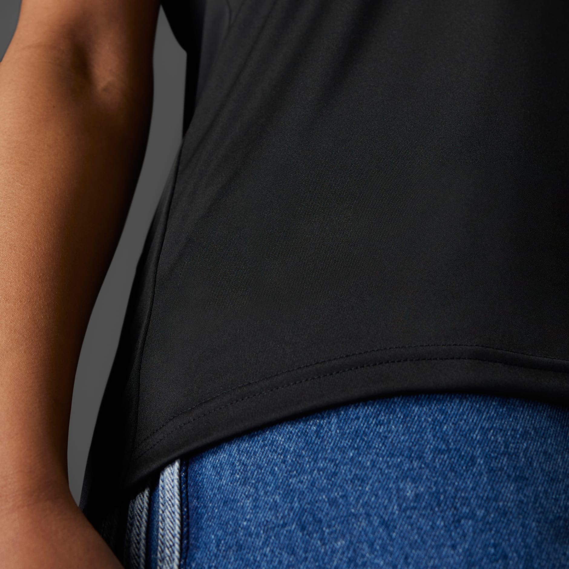 Clothing - MERCEDES - AMG PETRONAS FORMULA ONE TEAM DRIVER JERSEY ...