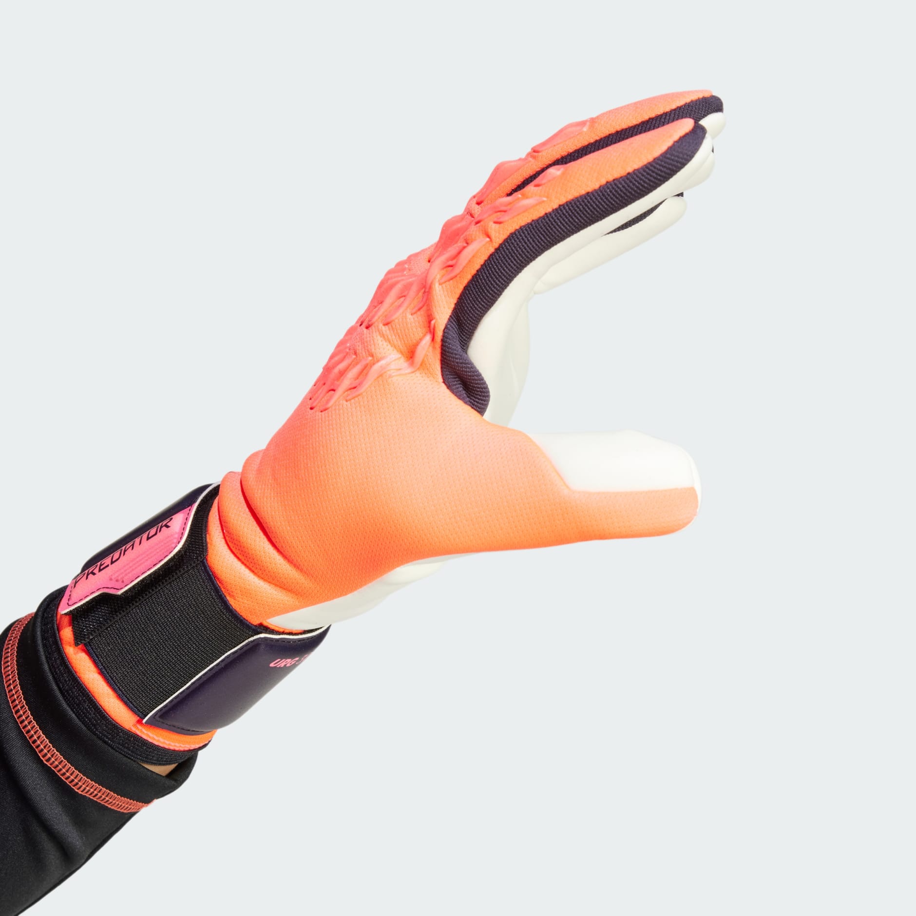 All products - Predator League Goalkeeper Gloves - Pink | adidas Bahrain