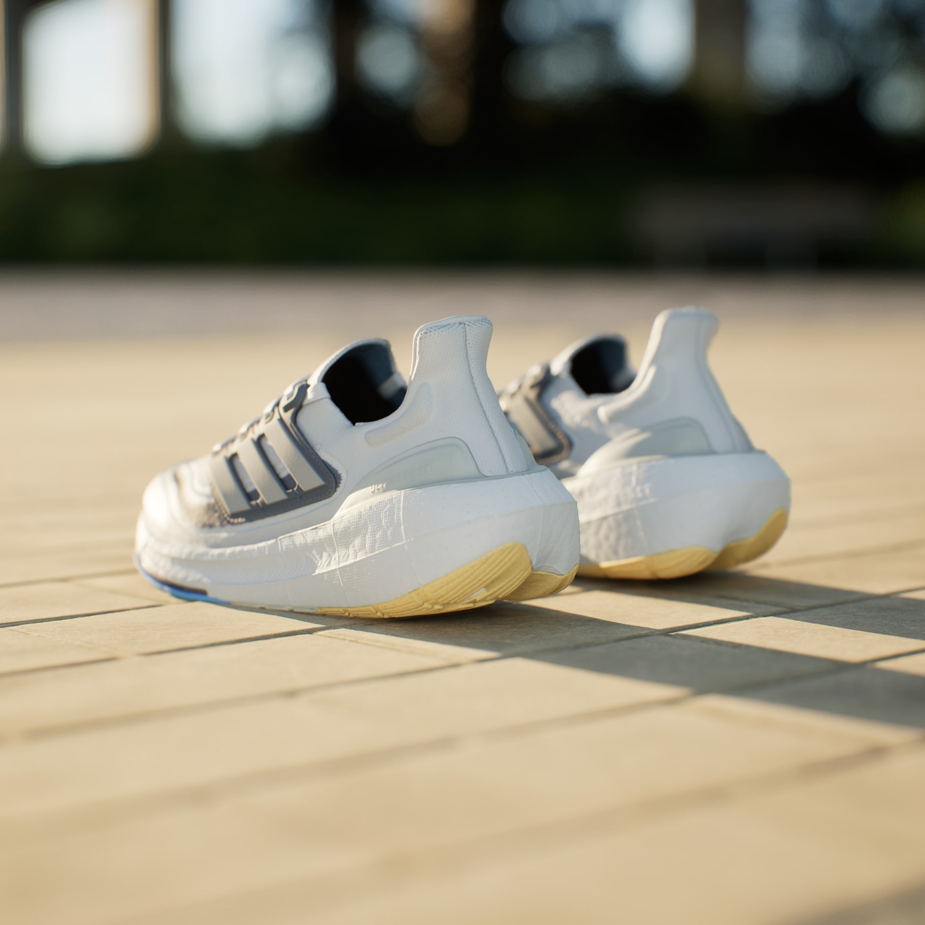 adidas حذاء Ultraboost Light - أزرق