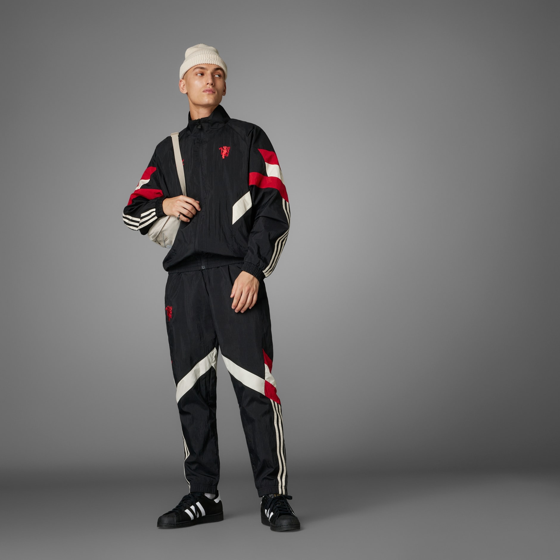 adidas جاكيت رياضية Manchester United Originals - أسود