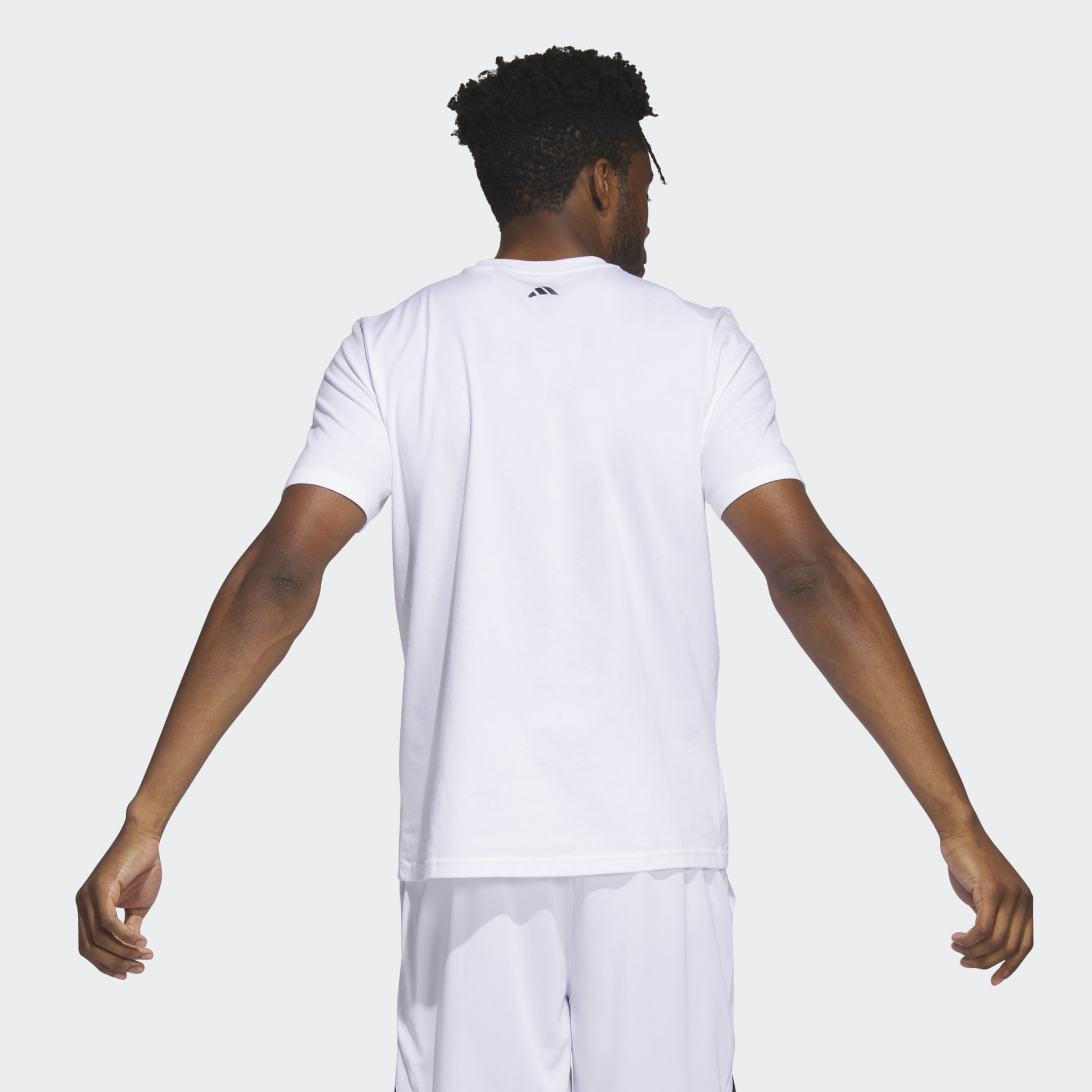 الملابس تيشيرت Chain Net Basketball Graphic أبيض أديداس السعودية