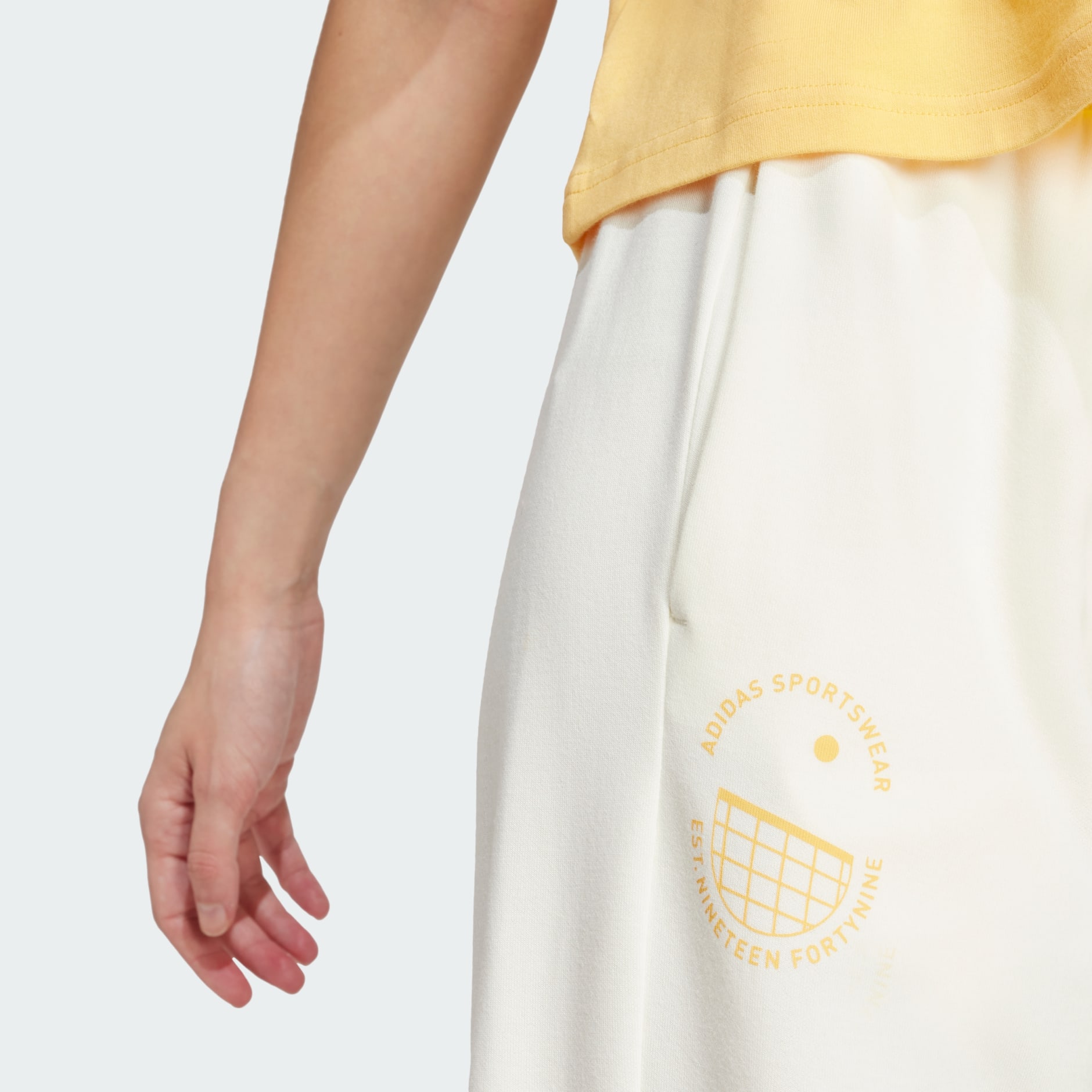 الملابس بنطال Sportswear Resort Graphic Straight Leg أبيض أديداس