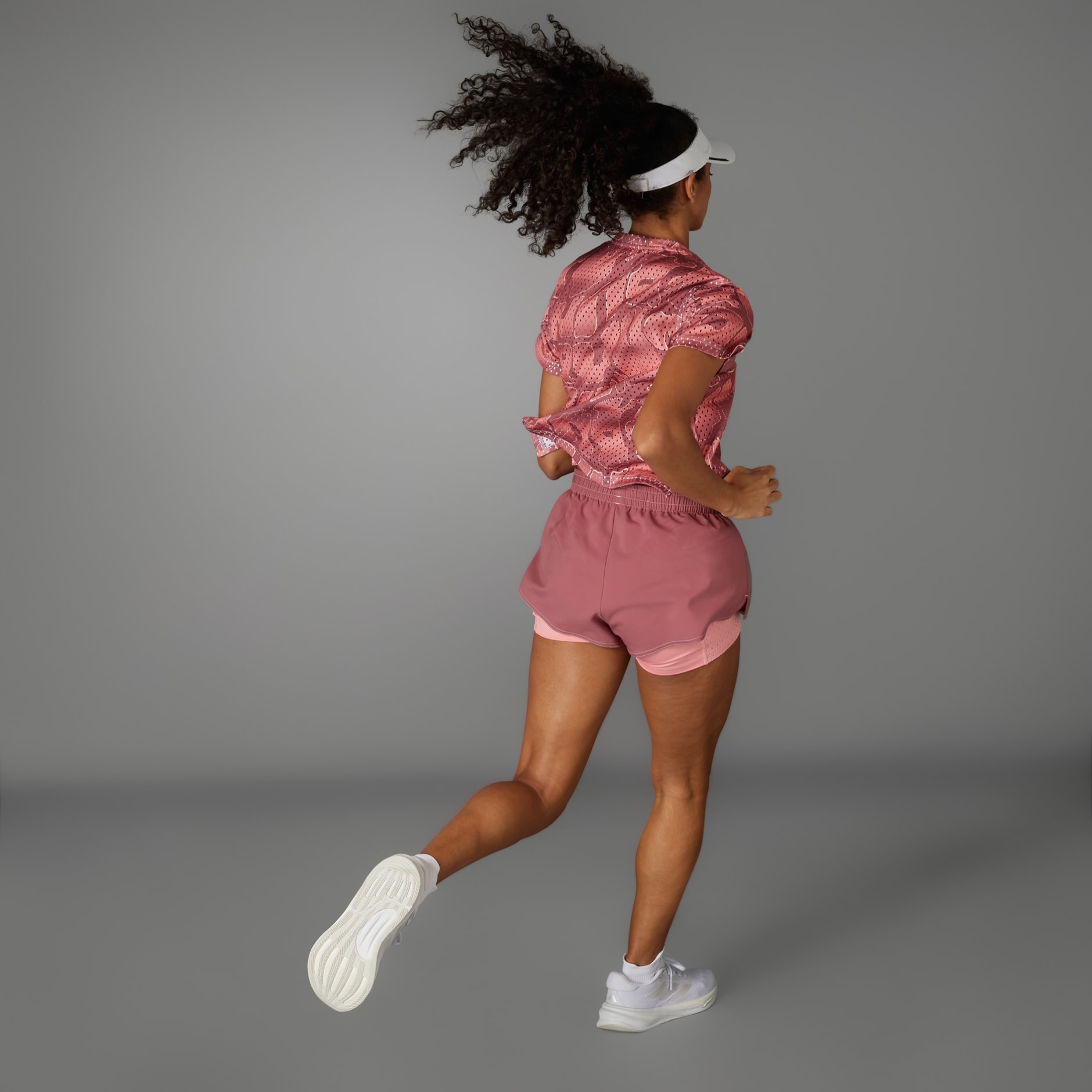 adidas מכנסיים קצרים Own The Run Break The Norm AEROREADY - ורוד ...