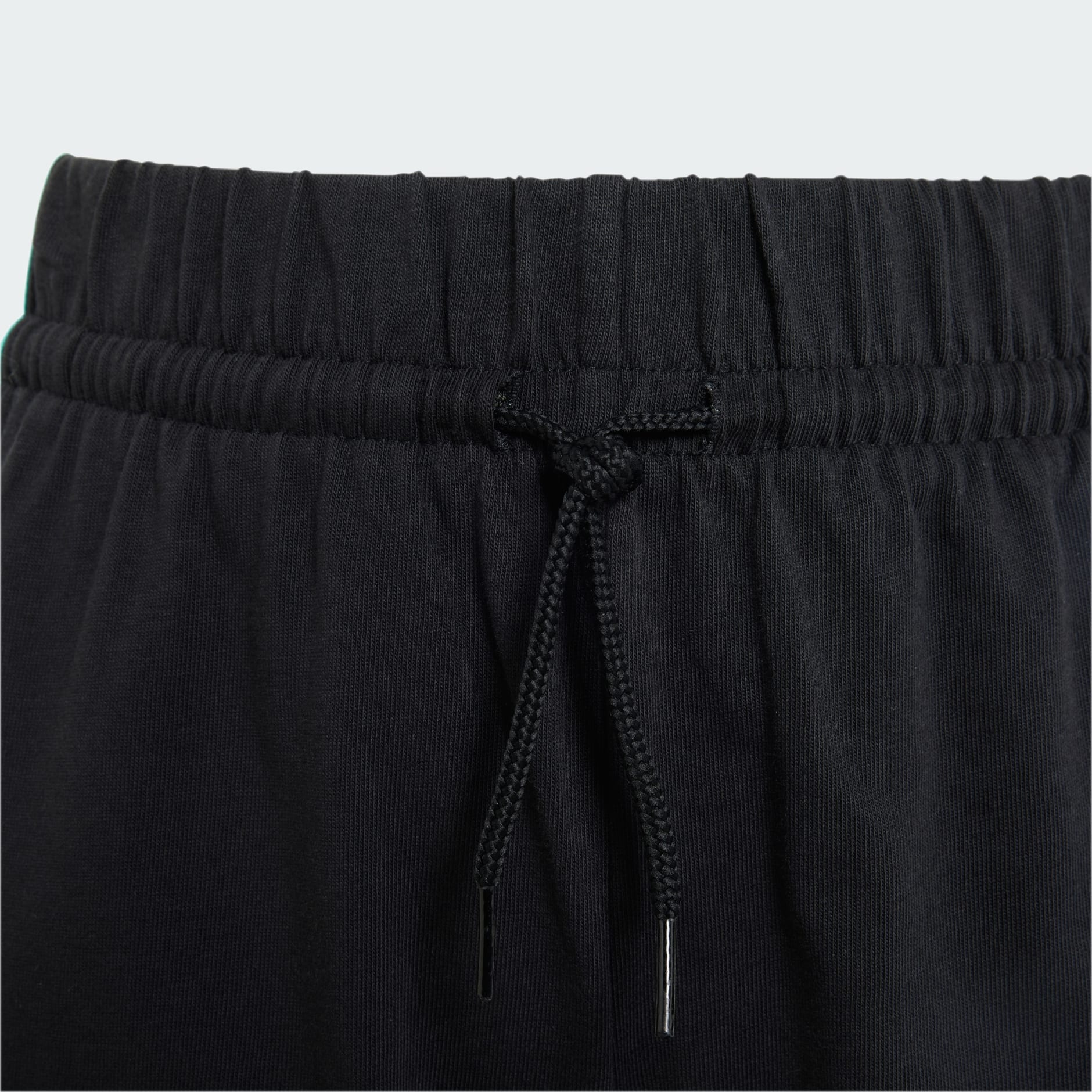 Clothing - MERCEDES - AMG PETRONAS FORMULA 1 TEAM DNA SHORT - Black ...