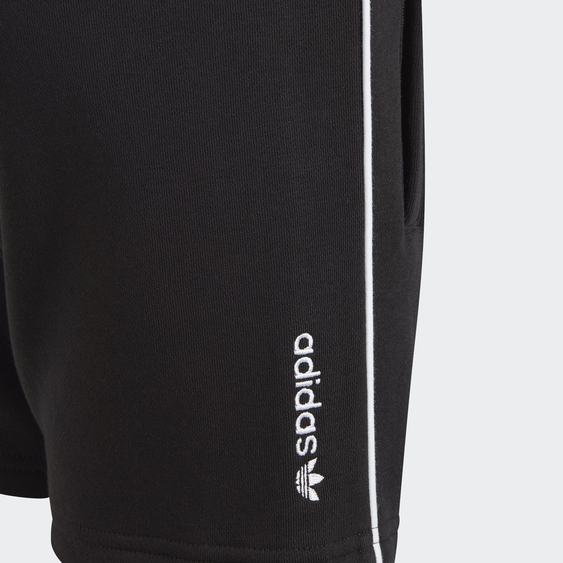 adidas طقم Adicolor Shorts and Tee - أسود
