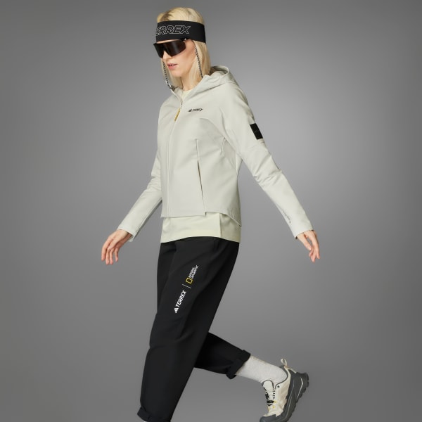 アディダス ©ナショナル ジオグラフィック ソフトシェルジャケット - グレー | アディダス ジャパン