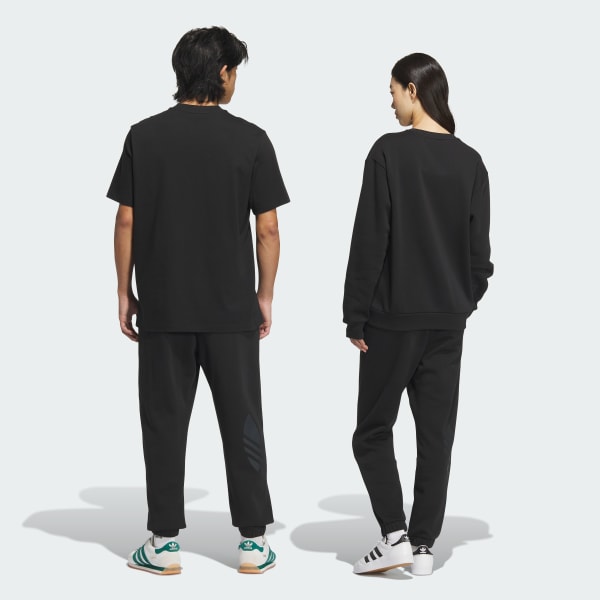 アディダス Chillax ロゴ スウェットパンツ（ジェンダーニュートラル） - ブラック | アディダス ジャパン