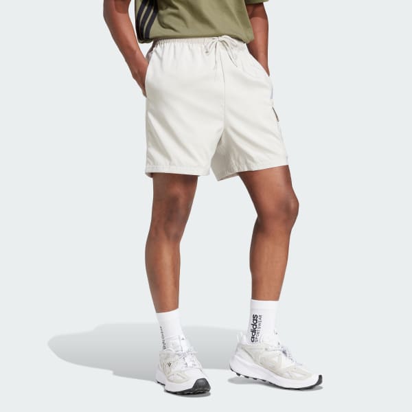 Shorts Cargo Chelsea Essentials Small Logo - Bege adidas | adidas Brasil